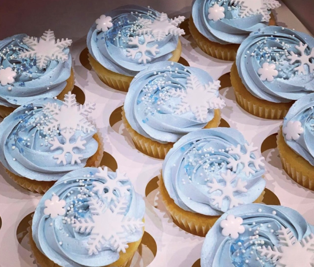 Blue Snowflake Cupcakes - Sugar Whipped Cakes Website