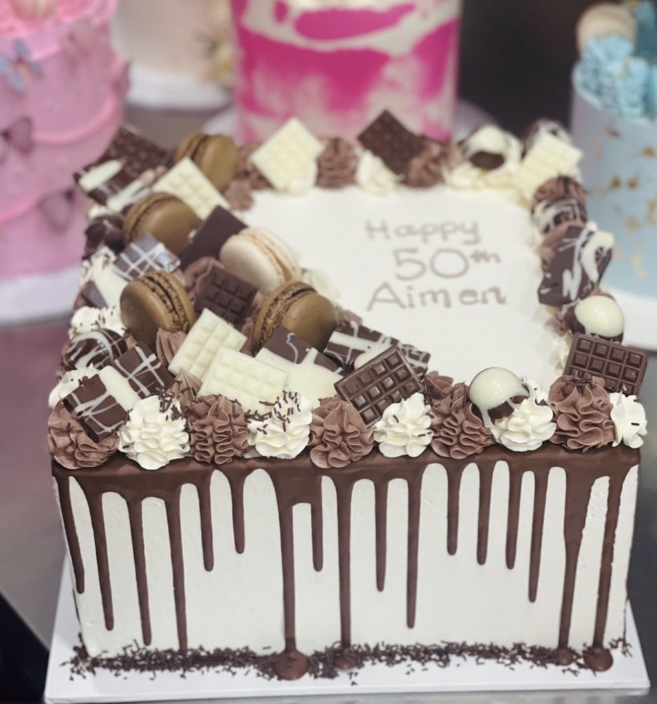 Choc and Vanilla Macarons Slab Cake - Sugar Whipped Cakes Website