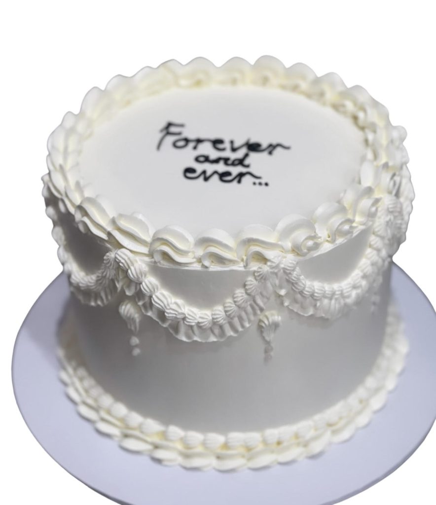Classic White Round Vintage Cake - Sugar Whipped Cakes Website