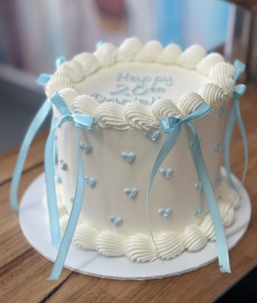 Classic Blue Ribbon Vintage Cake - Sugar Whipped Cakes Website