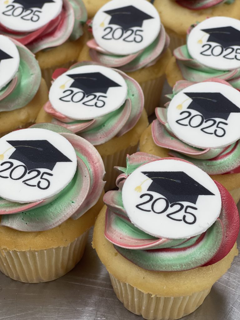 Graduation cupcakes 2025 - Sugar Whipped Cakes Website